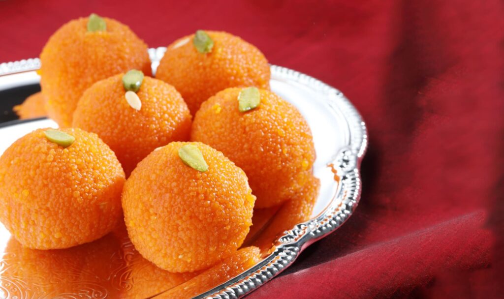 Which Sweet Wins? Besan Laddu or Desi Ghee Laddu by Prabhuji